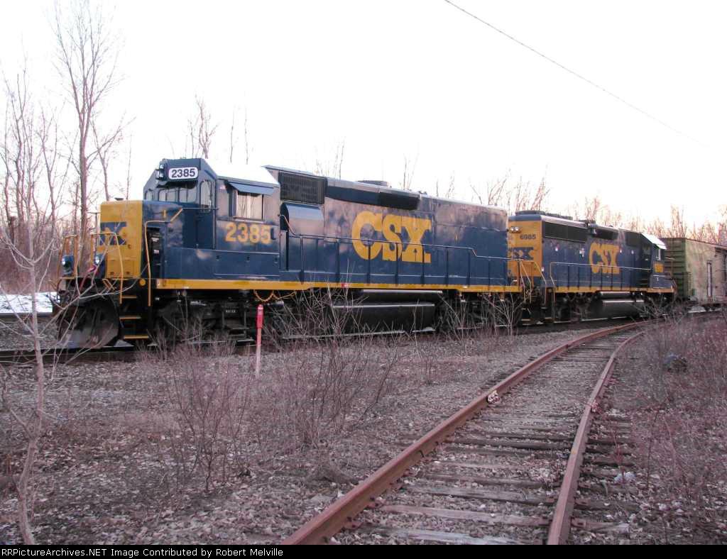 CSX 2385 road slug with mother GP40-2 CSX 6985
